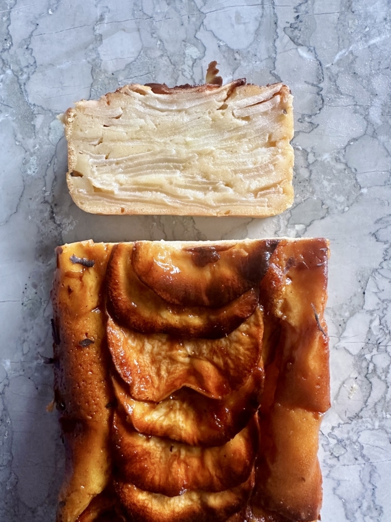 Havas Dóra – Láthatatlan almatorta (gâteau invisible aux pommes)